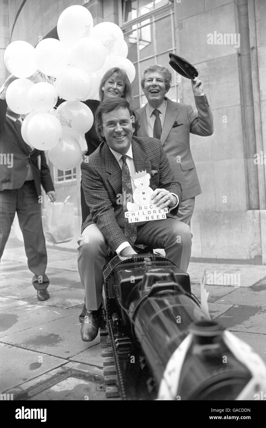 Sue cook terry wogan hi-res stock photography and images - Alamy