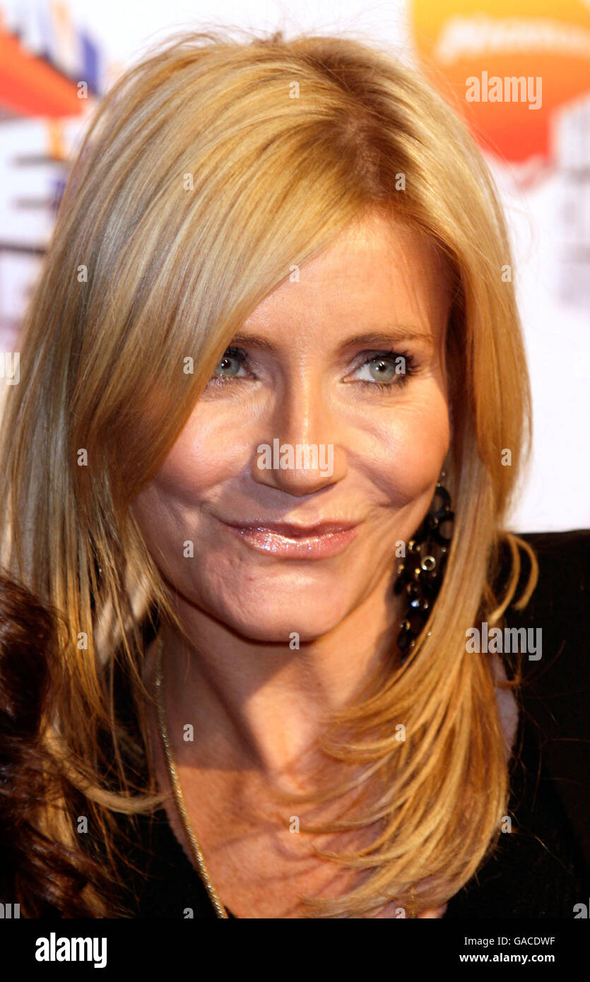 Michelle collins arrives nickelodeon kids choice awards excel in ...