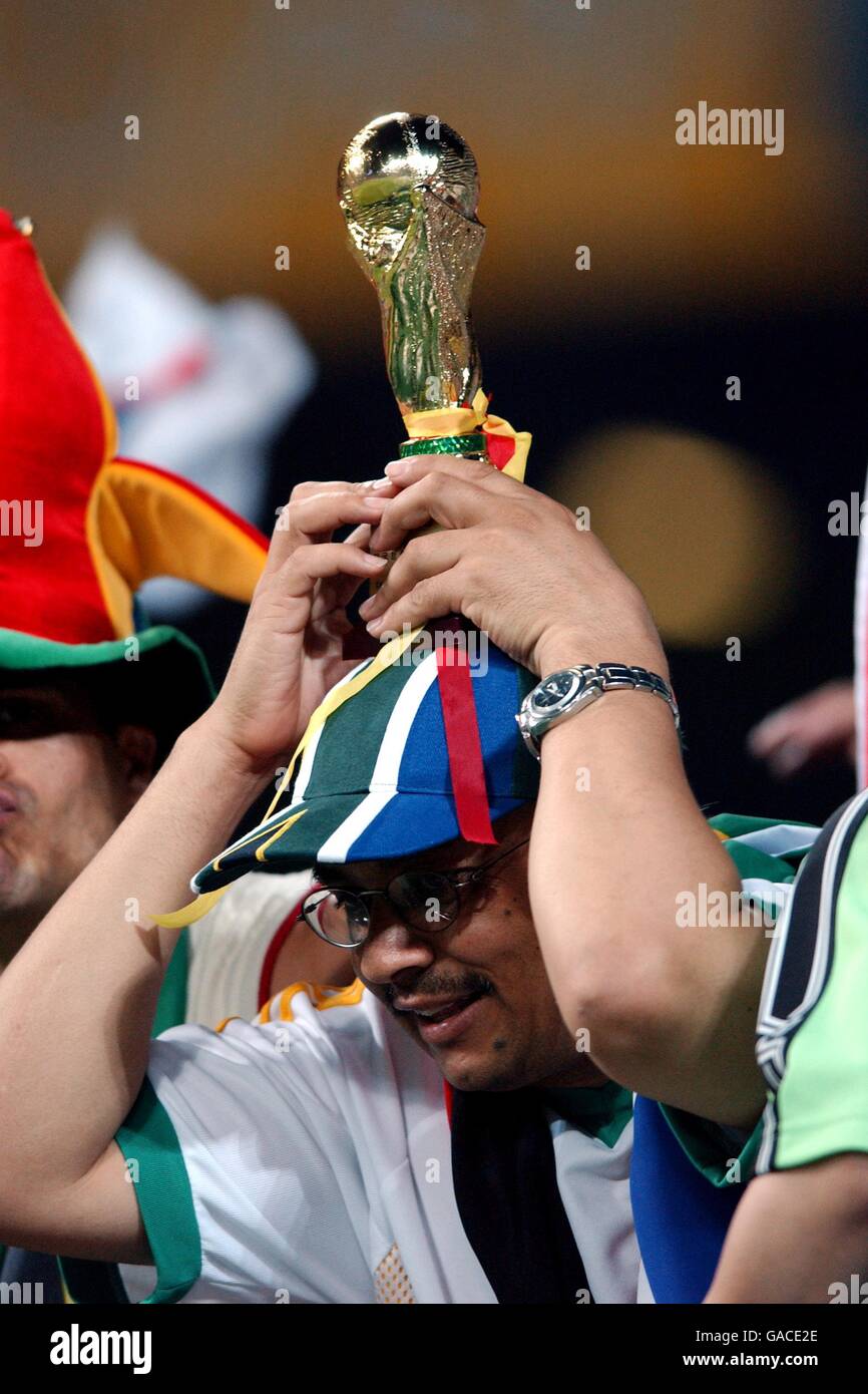 Soccer fifa world cup 2002 group south africa spain hi-res stock ...