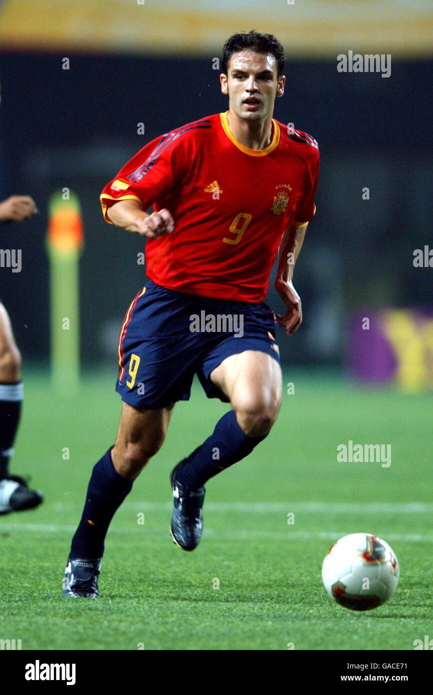 Fernando morientes 2002 hi-res stock photography and images - Alamy