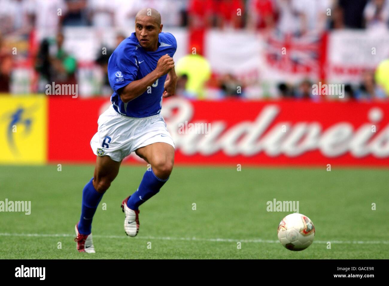 Roberto carlos world cup final 2002 hi-res stock photography and images ...