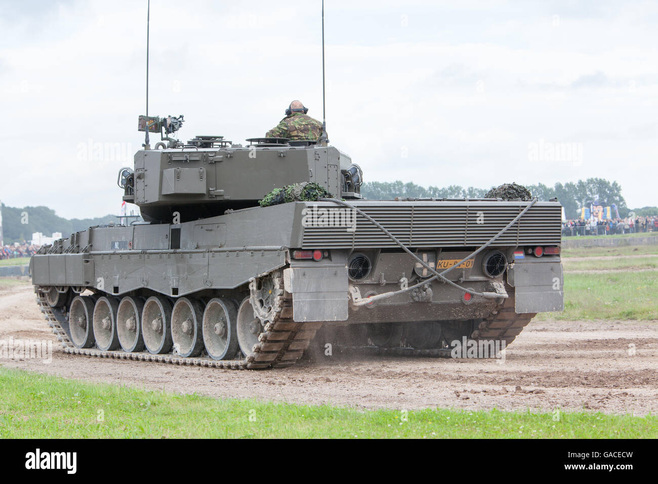 Leopard 2A4 (Netherlands) Tank at Tankfest 2016 Stock Photo - Alamy