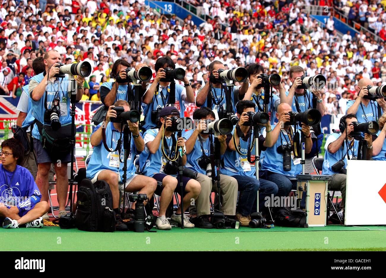 Soccer - FIFA World Cup 2002 - Quarter Final - England v Brazil Stock ...