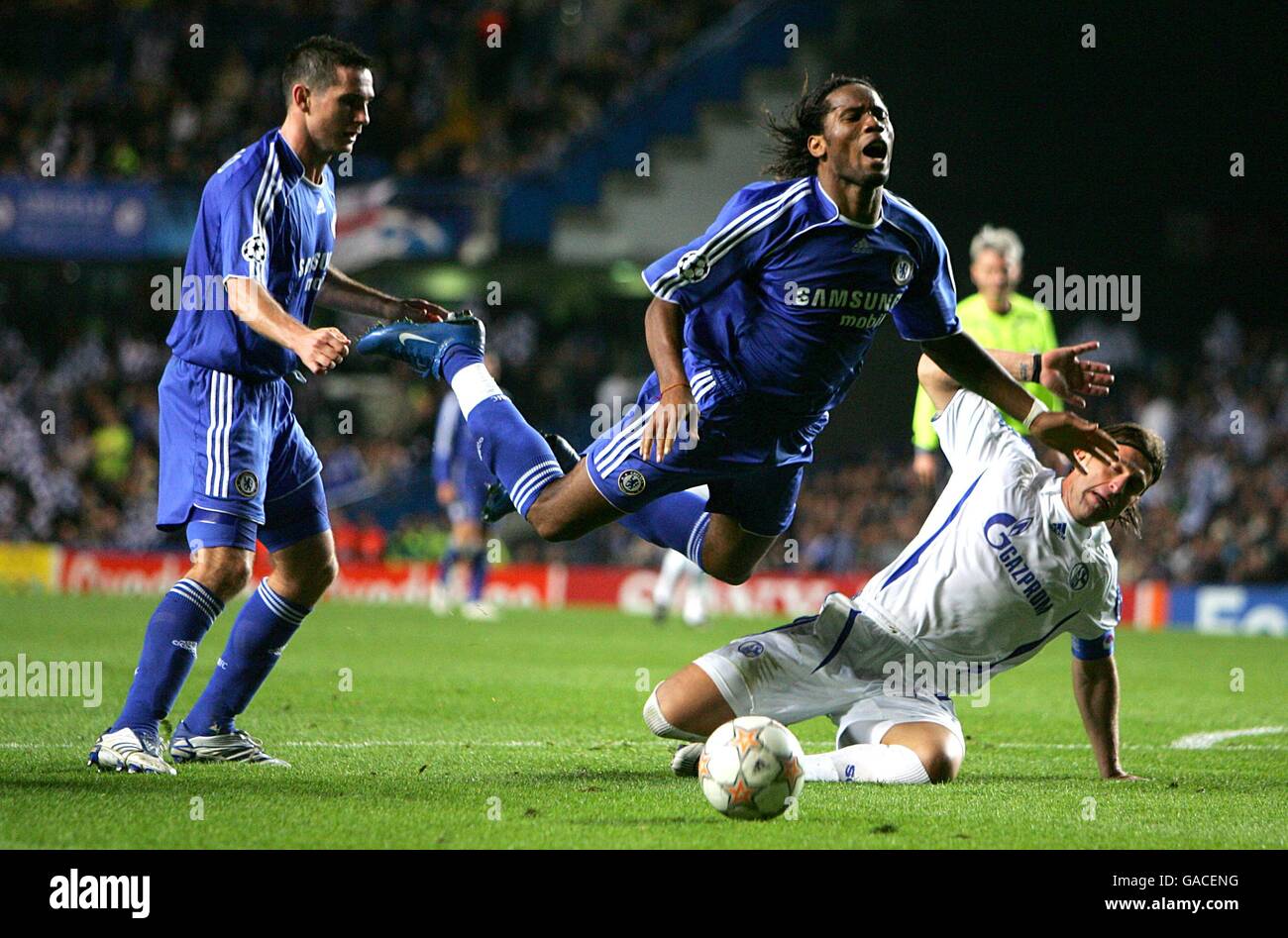 Full length football chelseamoscow08 hi-res stock photography and ...