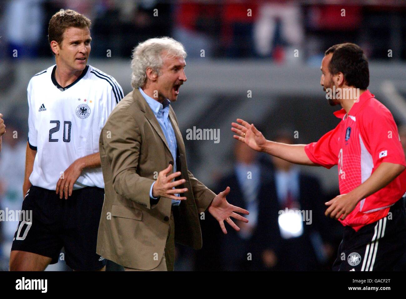 Germanys coach rudi voller celebrates with jens jeremies hi-res stock ...