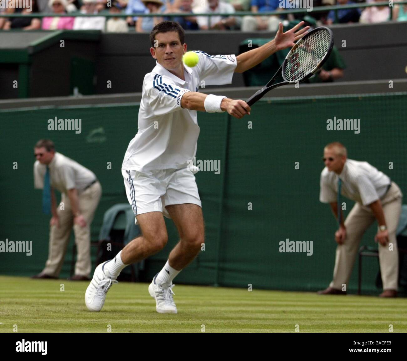 Tim henman returns backhand hi-res stock photography and images - Alamy