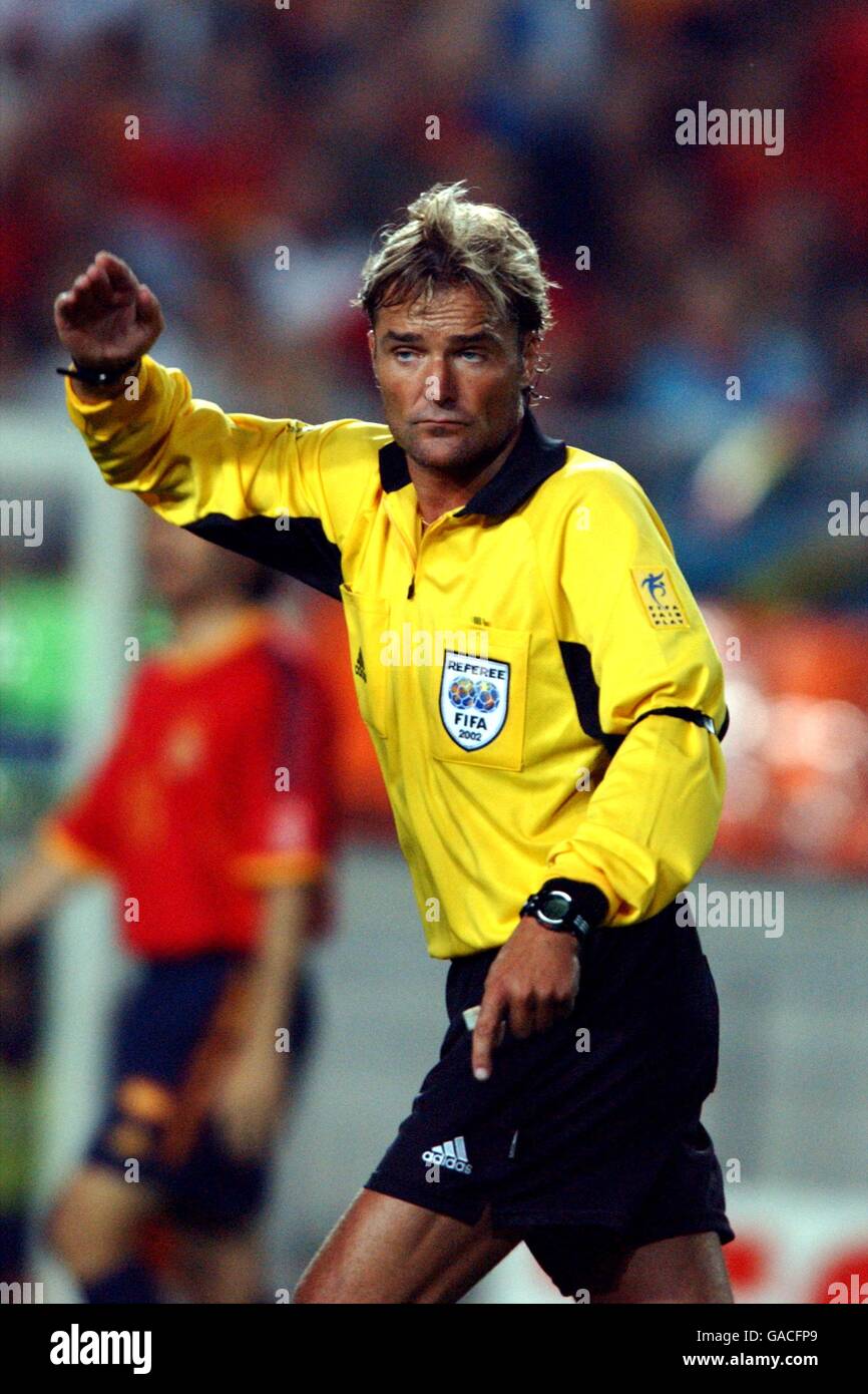 Soccer -FIFA World Cup 2002 - Second Round - Spain v Republic of ...