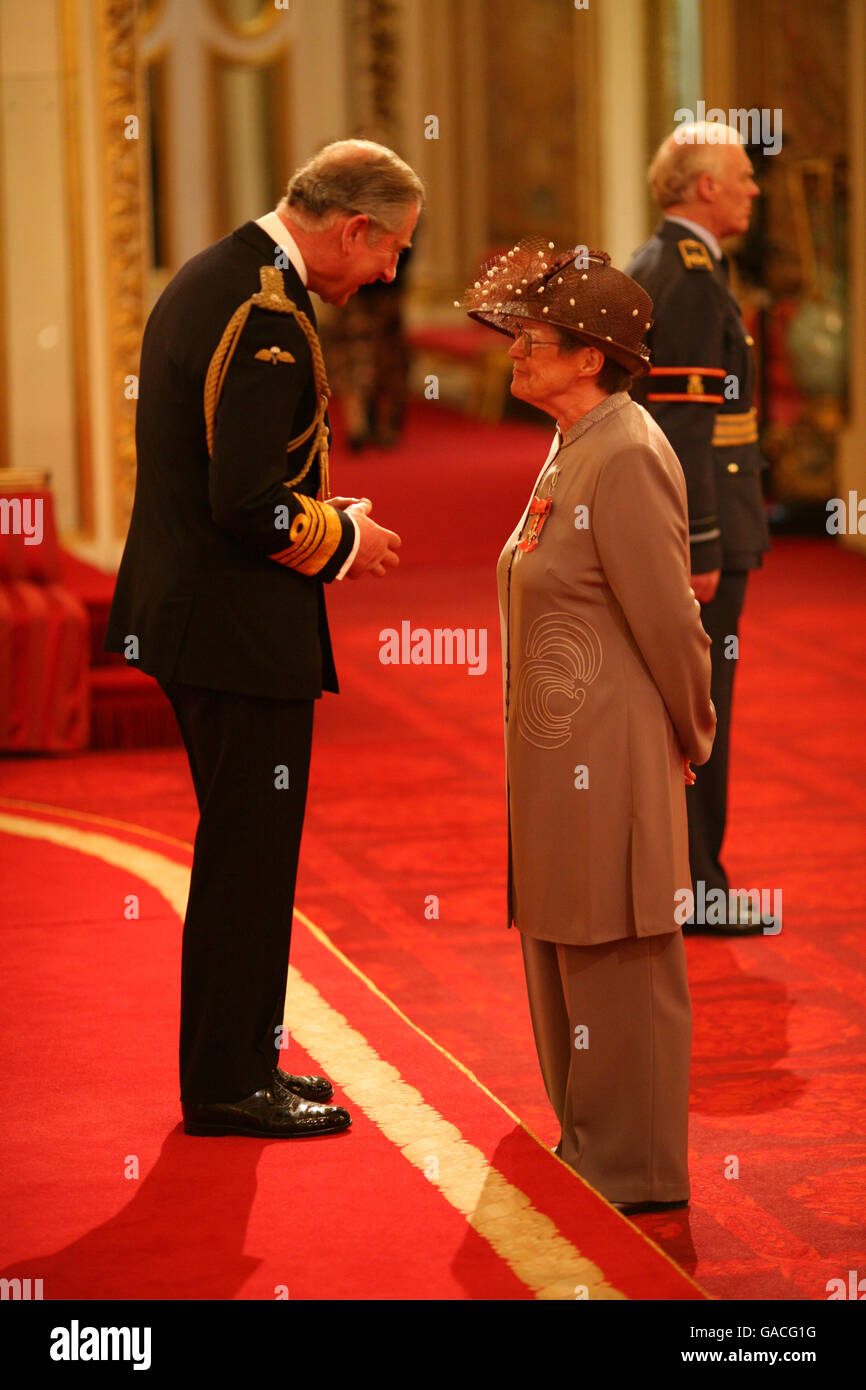 Dr. Janet Sheriton from Southampton is made an MBE by the Prince of ...