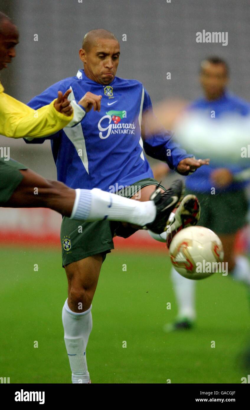 Roberto carlos brazil training hi-res stock photography and images - Alamy