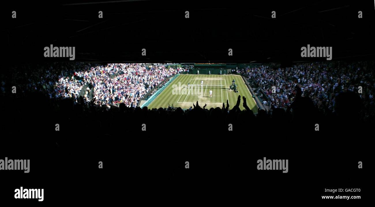 Tennis, Wimbledon 2002, Third Round. Centre Court erupts as Tim Henman ...