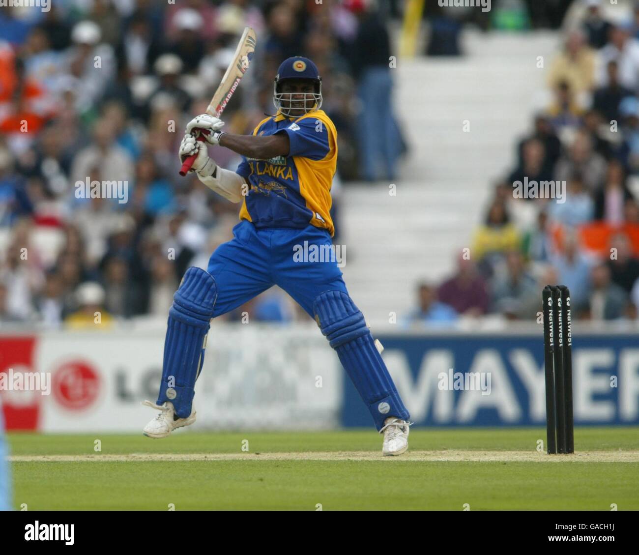 Sri lankas romesh kaluwitharana hi-res stock photography and images - Alamy