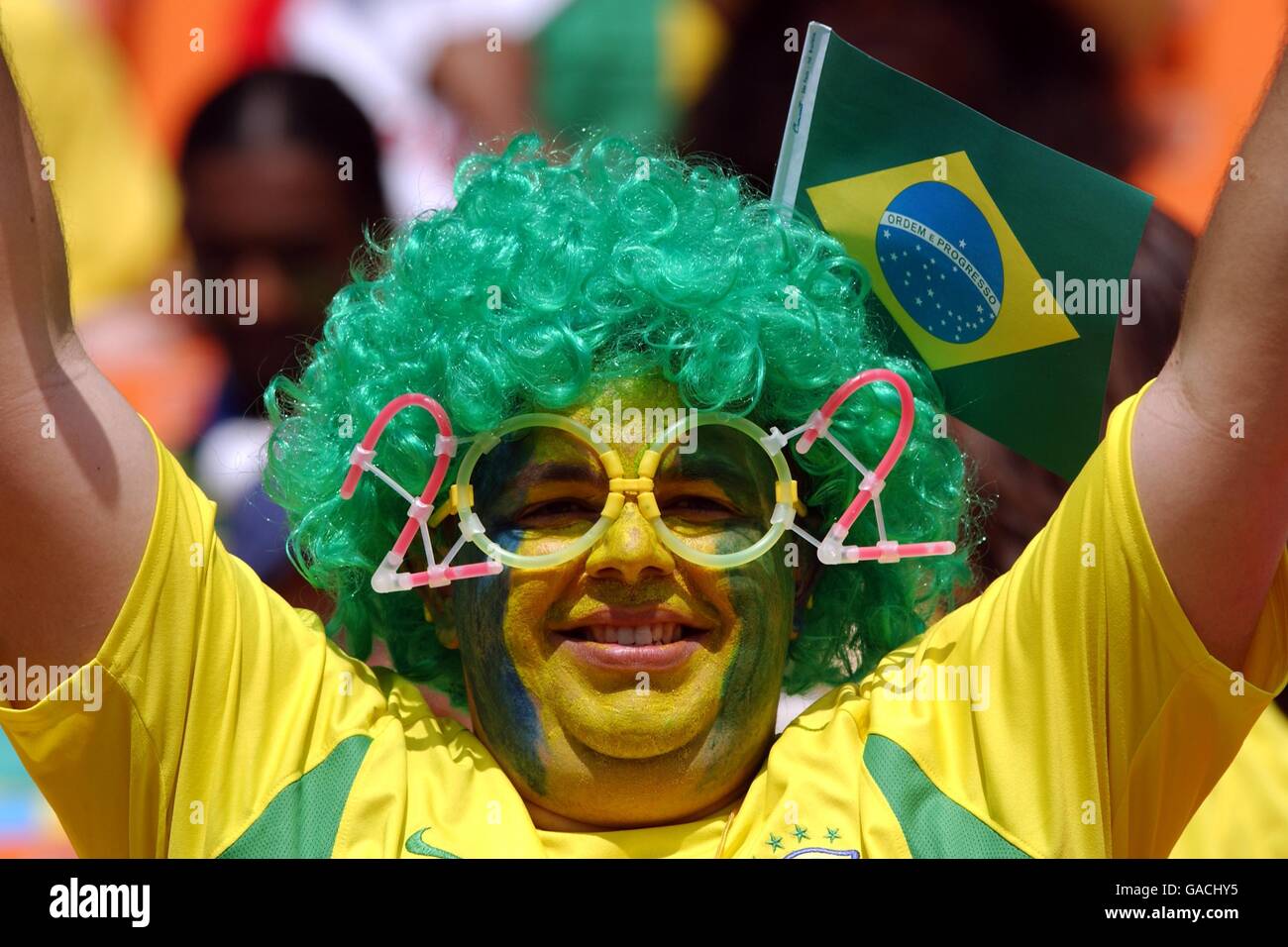 Brazilian fan world cup 2002 hi-res stock photography and images - Alamy
