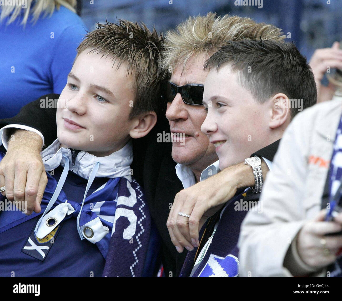 Rod Stewart Fans High Resolution Stock Photography and Images - Alamy