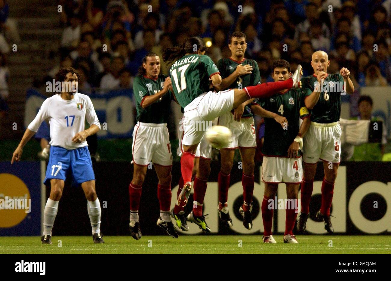 Soccer fifa world cup 2002 mexico v italy group g hi-res stock ...
