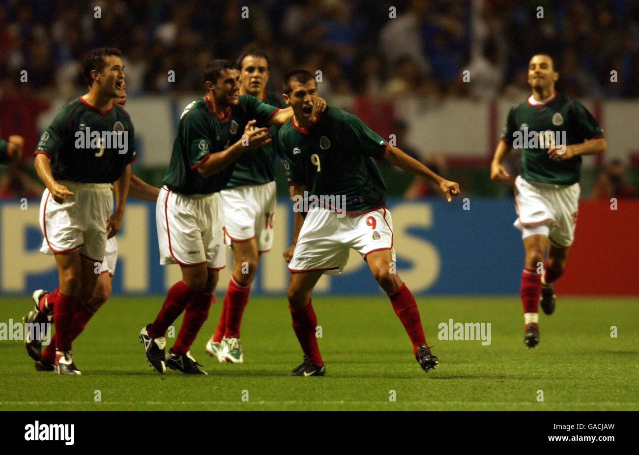 Mexico's Jared Borgetti celebrates after scoring the first goal against ...