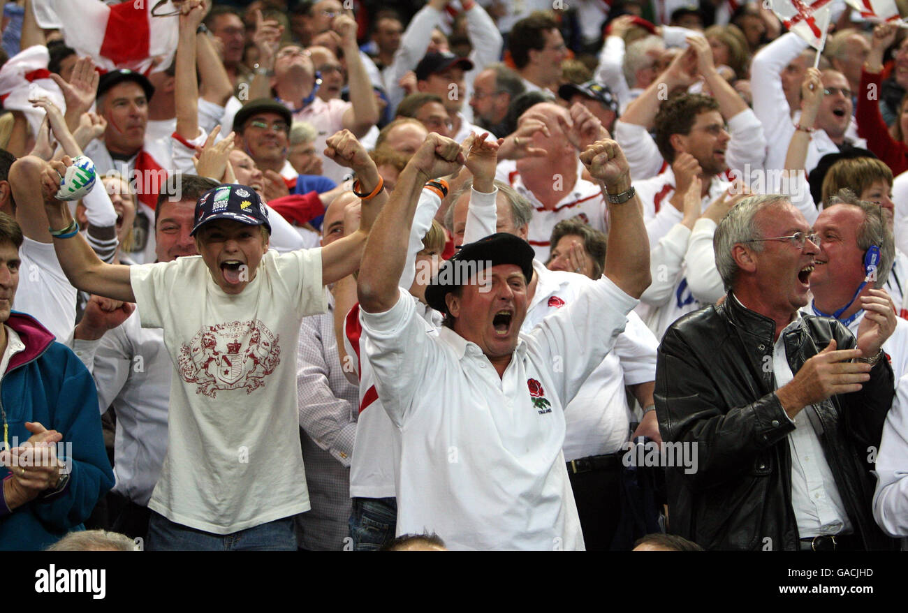 England rugby fans celebrating world hi-res stock photography and ...