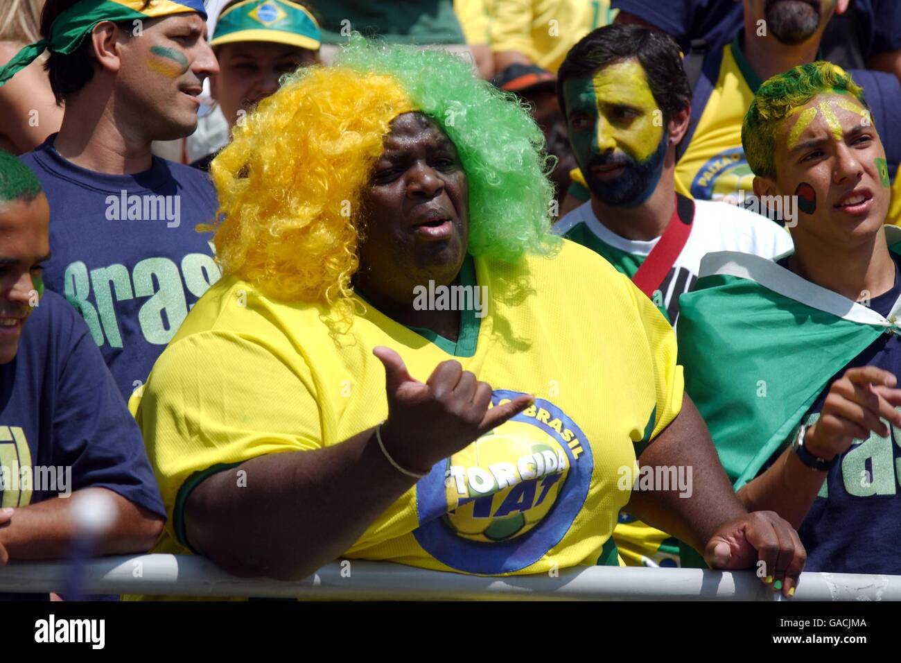 Brazilian fan world cup 2002 hi-res stock photography and images - Alamy