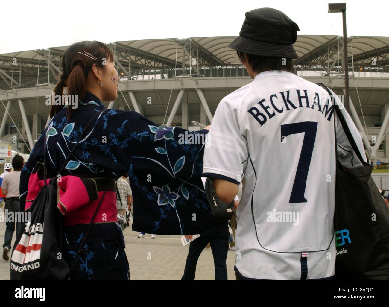 Soccer - FIFA World Cup 2002 - Fans. Japanese fans show their support ...