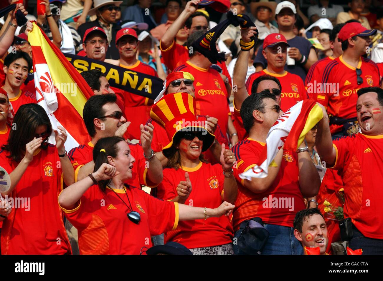 World cup supporters spain hi-res stock photography and images - Alamy