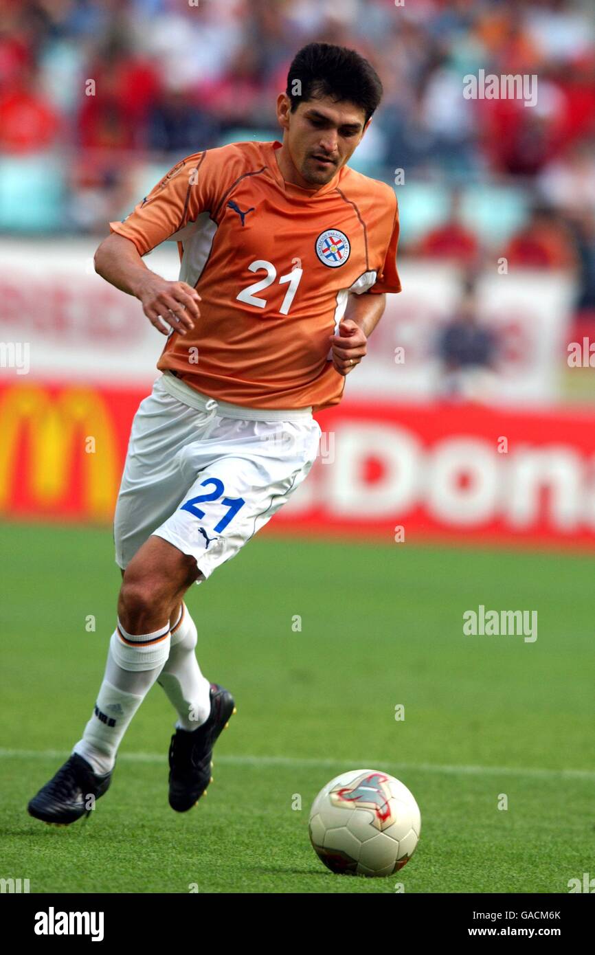 Soccer -FIFA World Cup 2002 - Group B - Spain v Paraguay Stock Photo ...