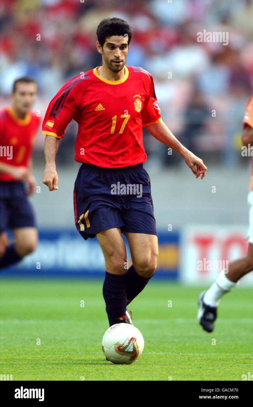 Soccer -FIFA World Cup 2002 - Group B - Spain v Paraguay Stock Photo ...