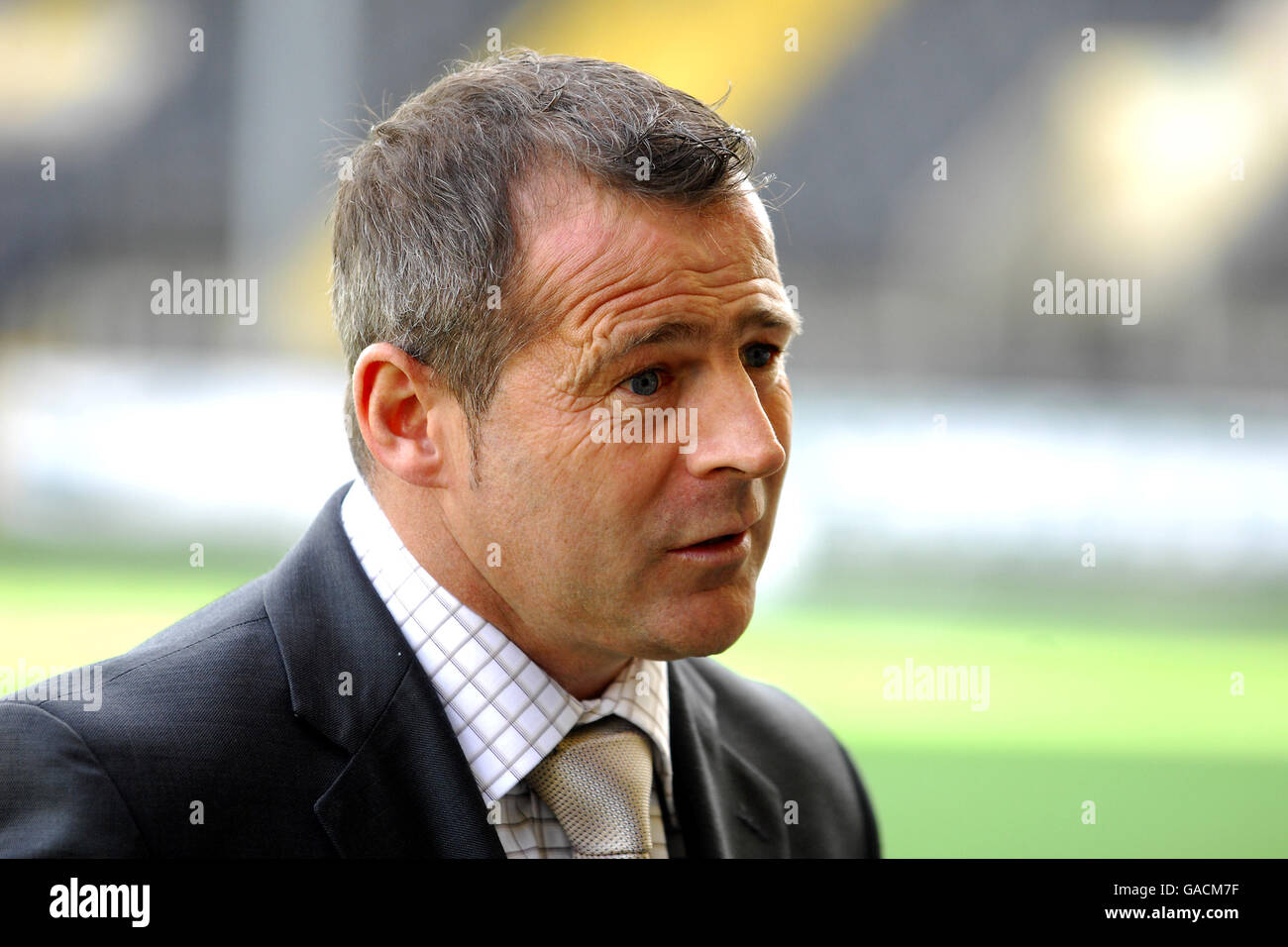 New notts county manager ian mcparland hi-res stock photography and ...
