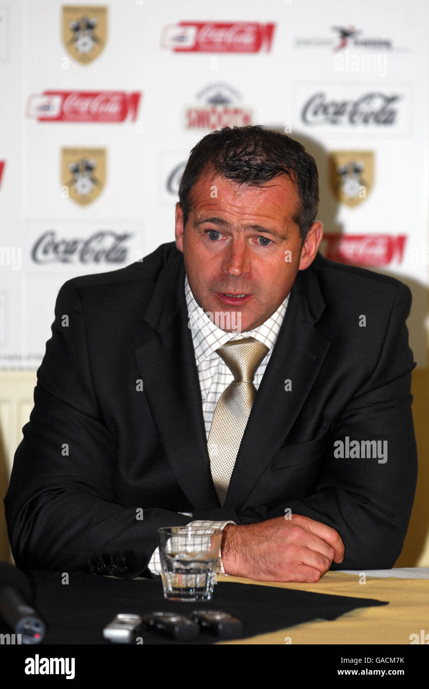New notts county manager ian mcparland hi-res stock photography and ...