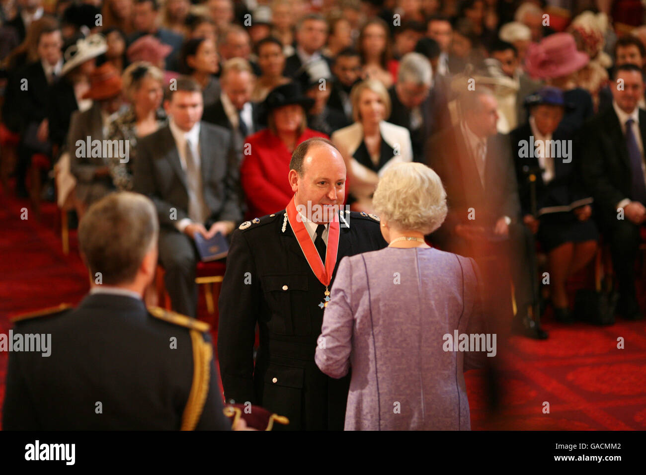 John vine made cbe queen buckingham palace hi-res stock photography and ...