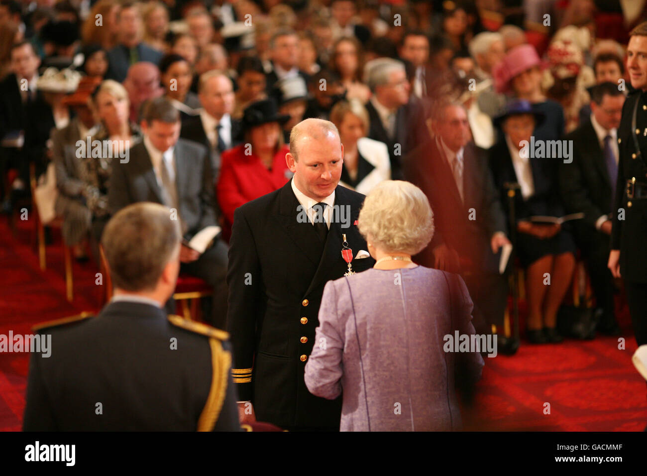 Lieutenant commander christopher saunders hi-res stock photography and ...