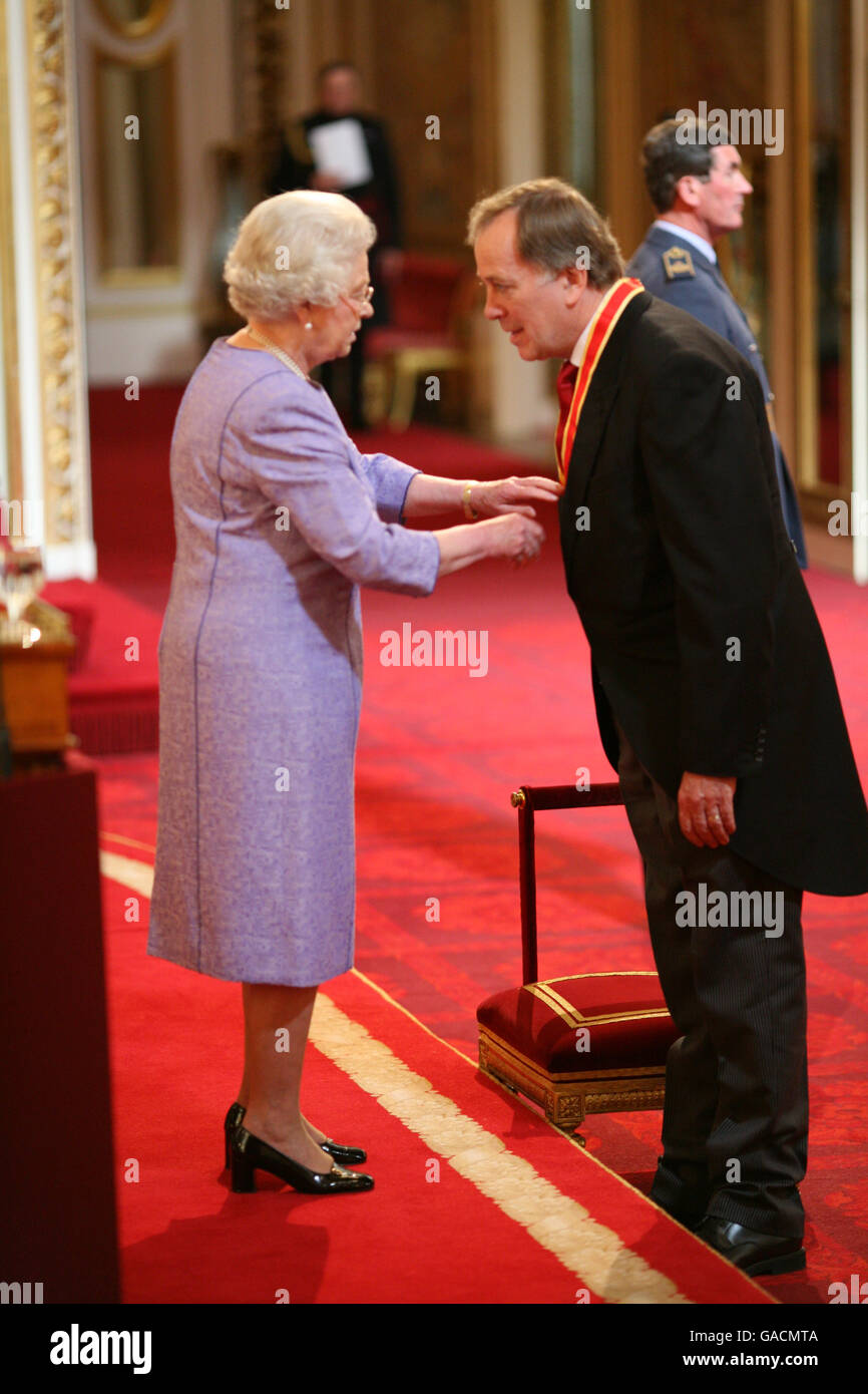 Professor sir george castledine hi-res stock photography and images - Alamy