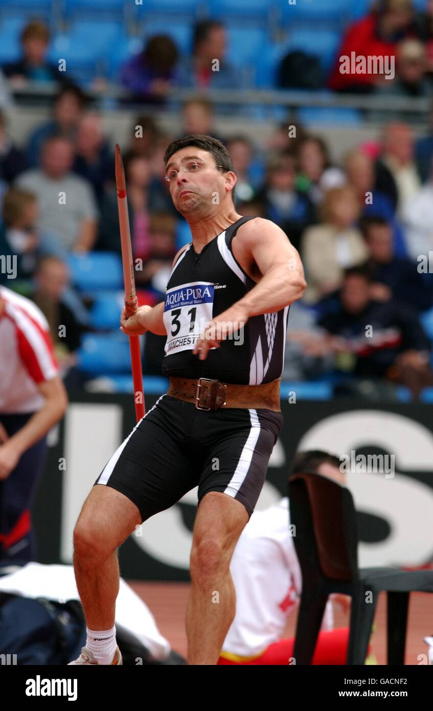 Keith beard in action in the mens javelin hi-res stock photography and ...