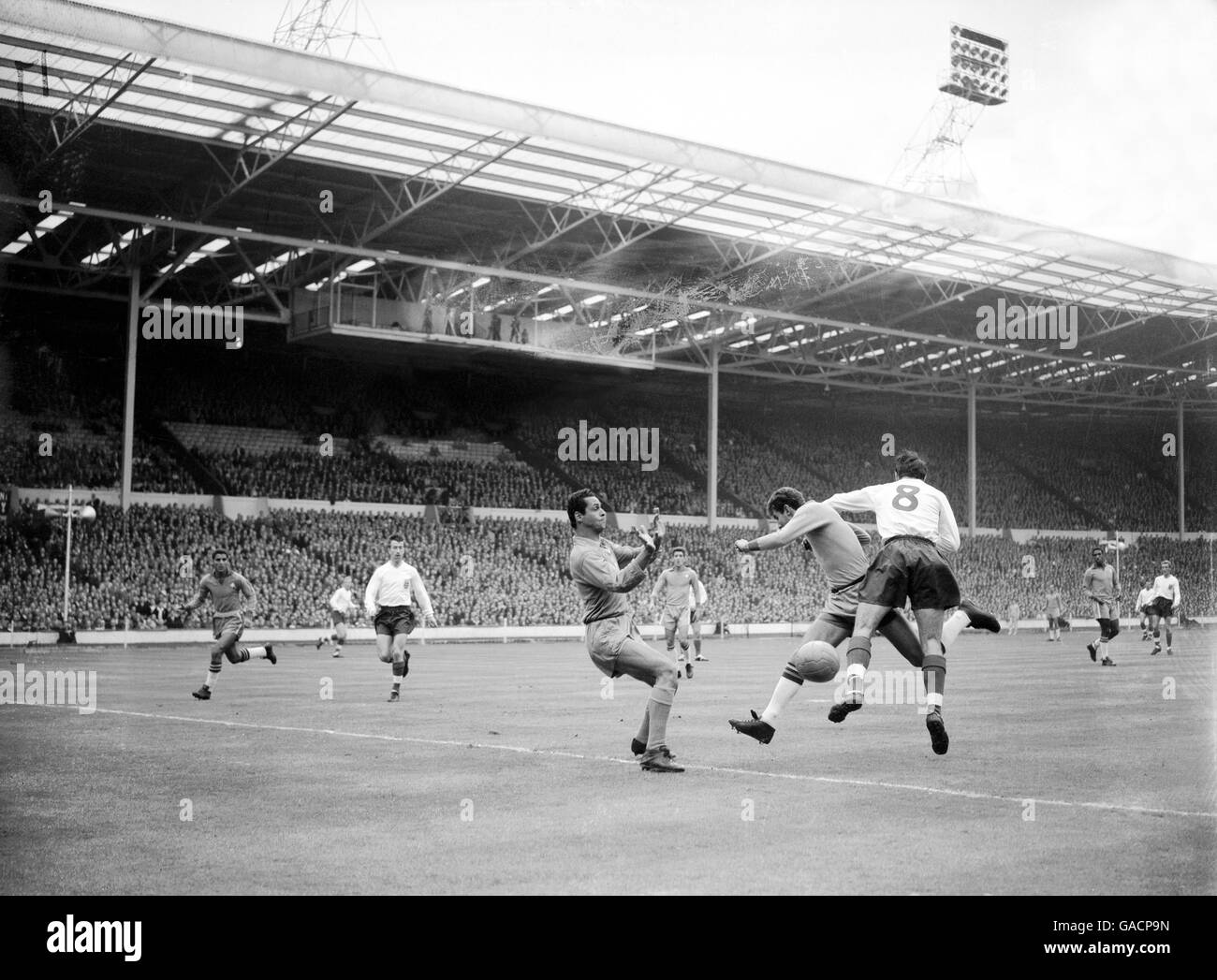 Soccer - Friendly - England v Brazil. Brazil goalkeeper Gilmar (c ...