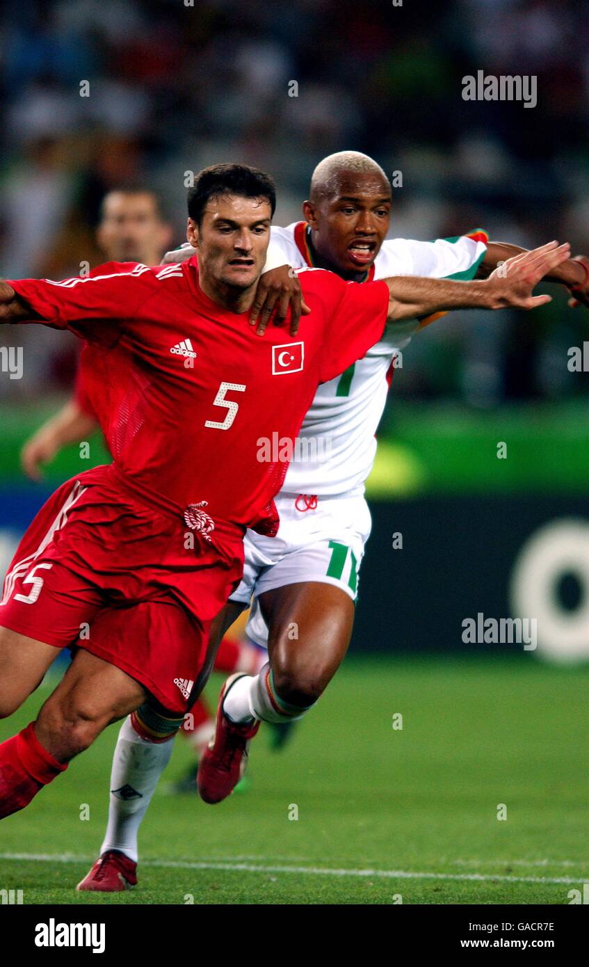 Soccer fifa world cup 2002 senegal v turkey quarter final hi-res stock ...