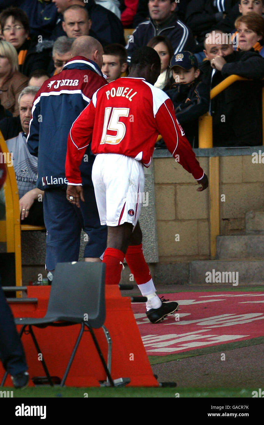 Football warm up injury physio hi-res stock photography and images - Alamy