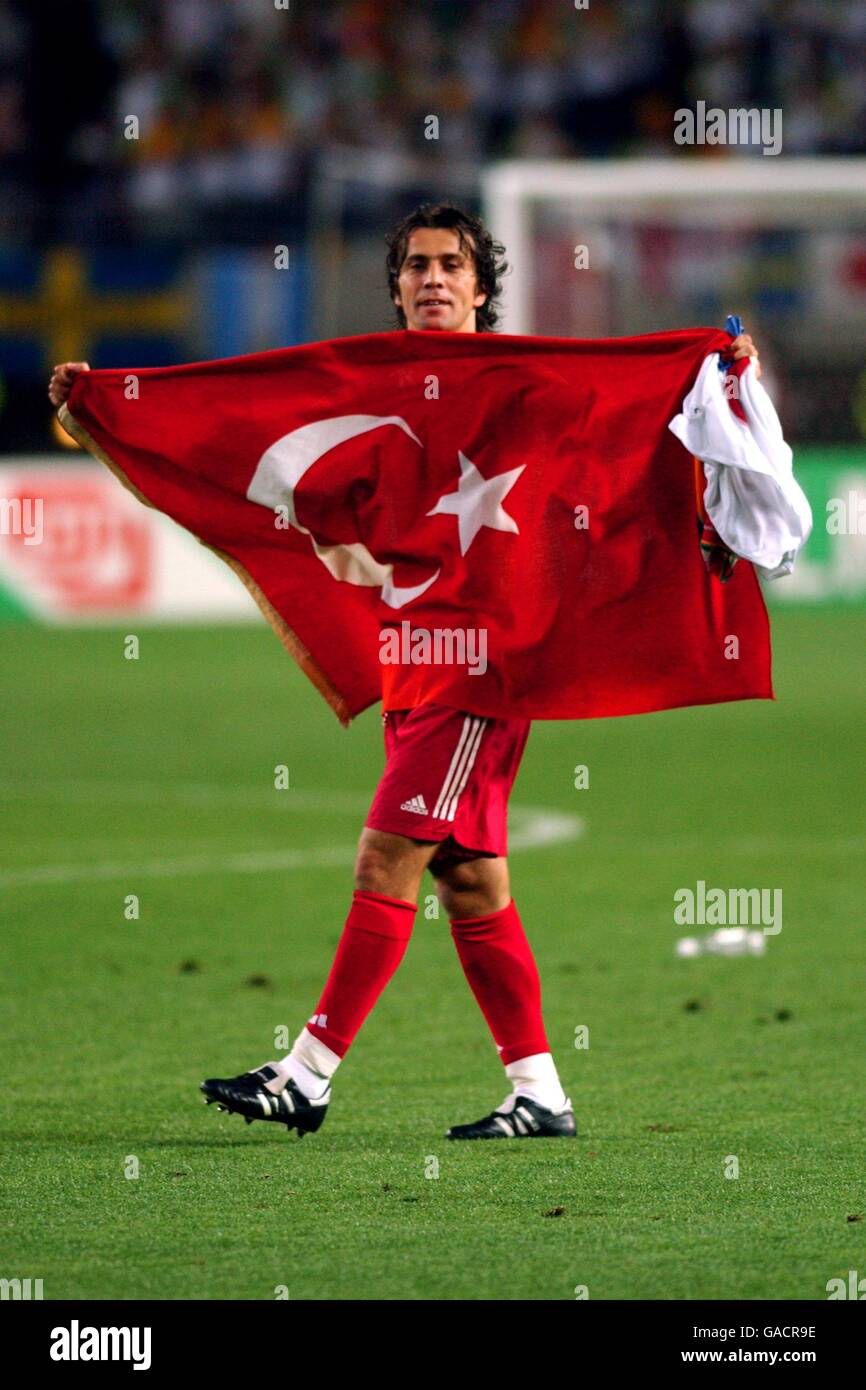 Soccer - FIFA World Cup 2002 - Quarter Final - Senegal v Turkey. Turkey ...
