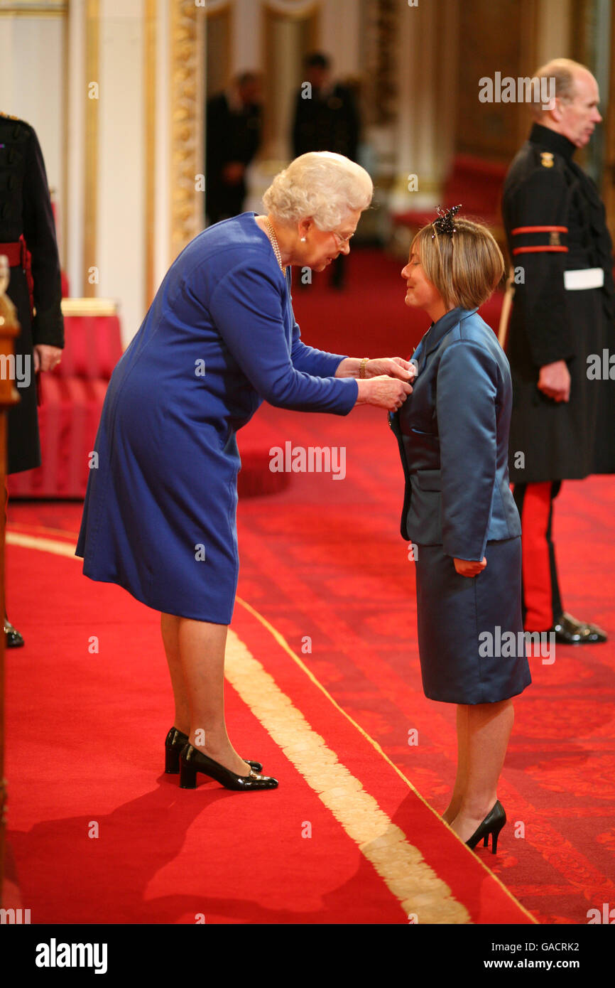 Lance Corporal Alysia Haworth is made an MBE by The Queen at Buckingham ...