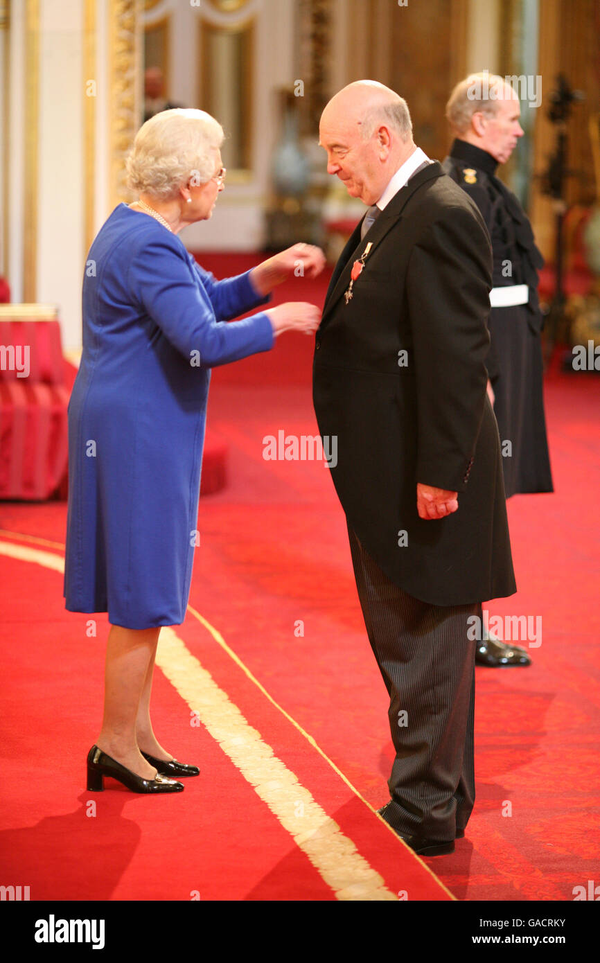 Mr eurof lewis hi-res stock photography and images - Alamy
