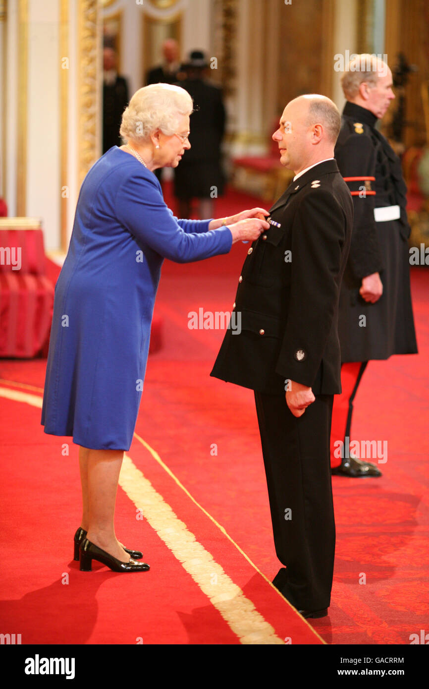 Chief geoffrey hi-res stock photography and images - Alamy