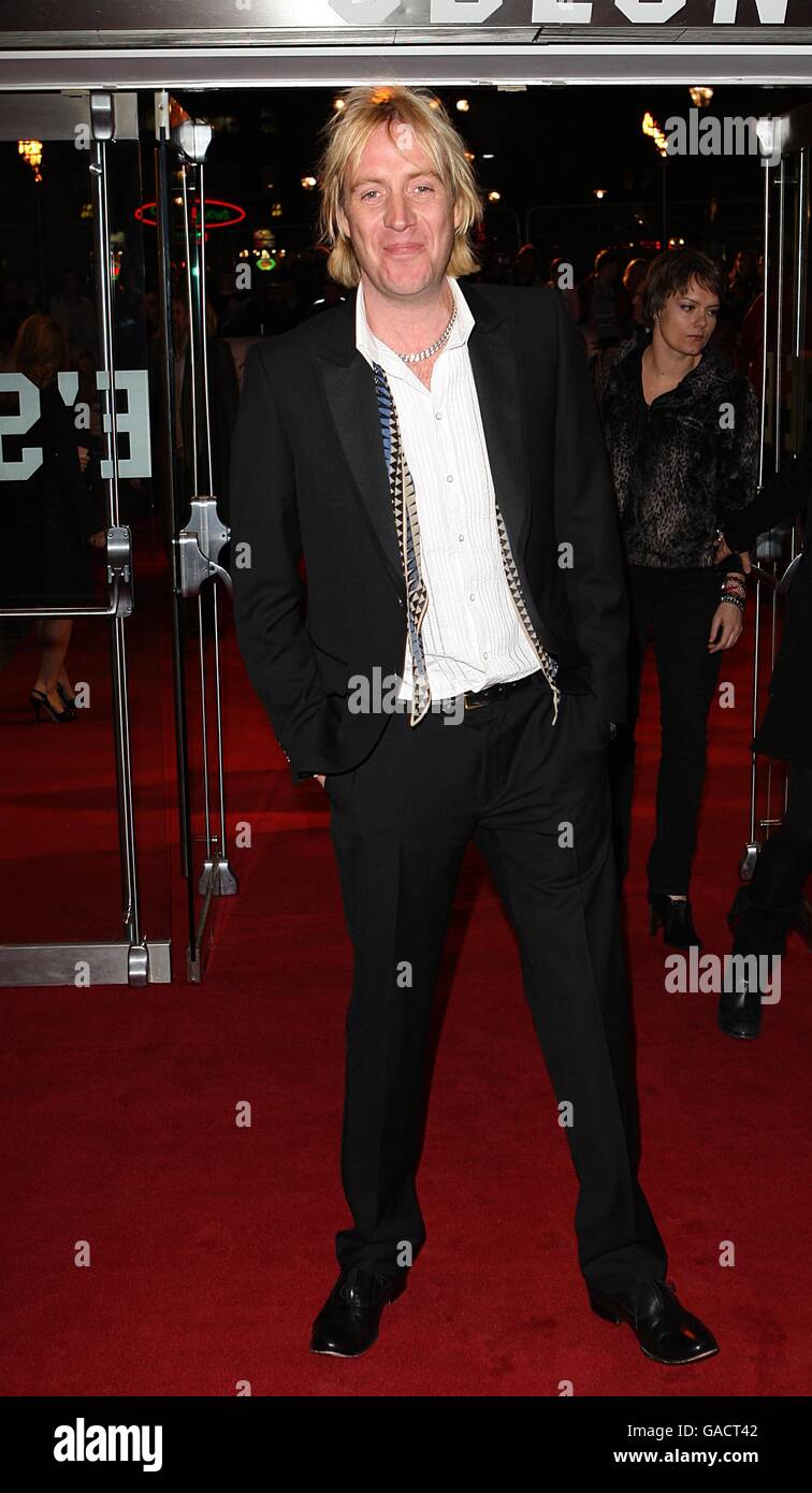 Rhys ifans arrives for the uk premiere of elizabeth hi-res stock ...