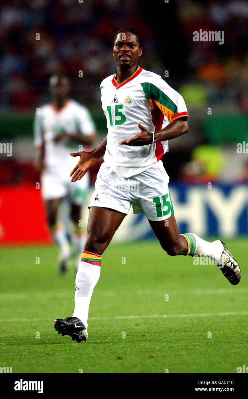 Soccer - FIFA World Cup 2002 - Quarter Final - Senegal v Turkey. Salif ...