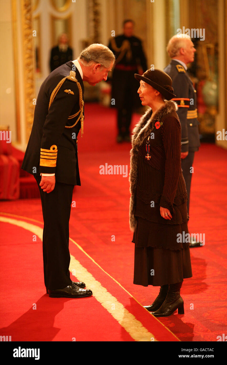 Squadron Leader Sonia Phythian is made an Associate of the Royal Red ...
