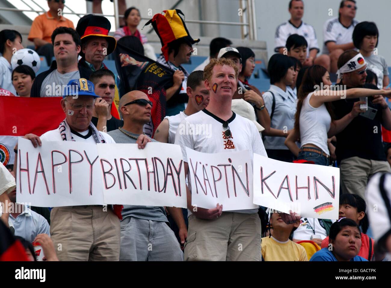 Soccer -FIFA World Cup 2002 - Second Round - Germany v Paraguay Stock ...
