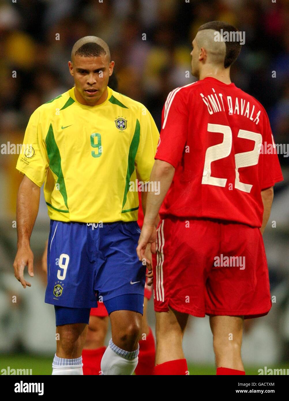 Ronaldo 2002 World Cup Stock Photos & Ronaldo 2002 World Cup Stock ...