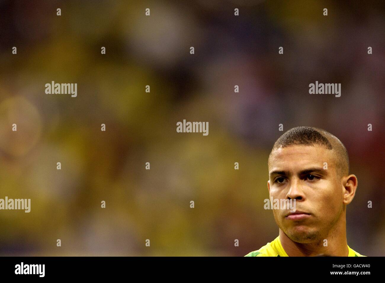 Brazil world cup final 2002 ronaldo hi-res stock photography and images ...