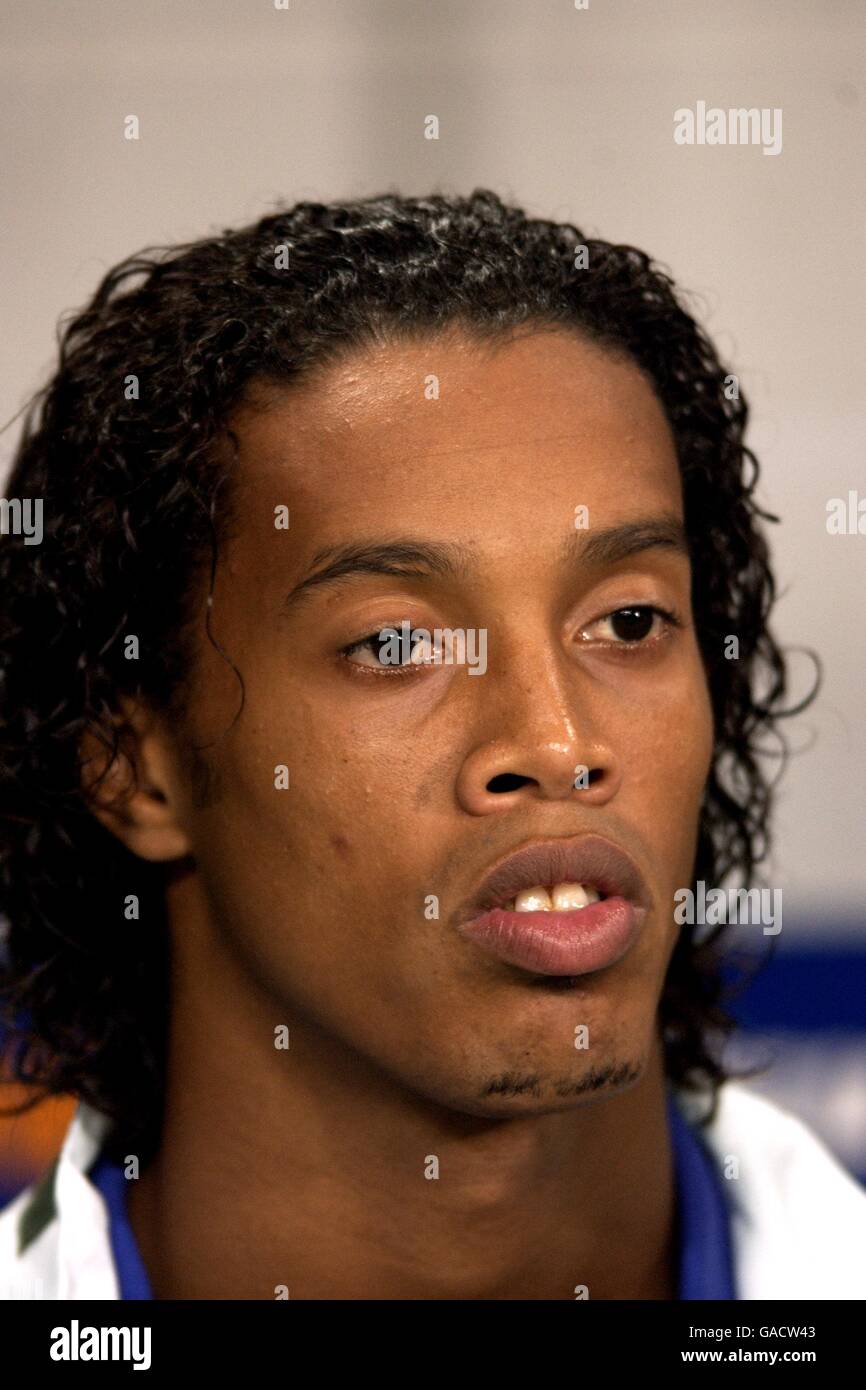 2002 world cup ronaldinho hi-res stock photography and images - Alamy