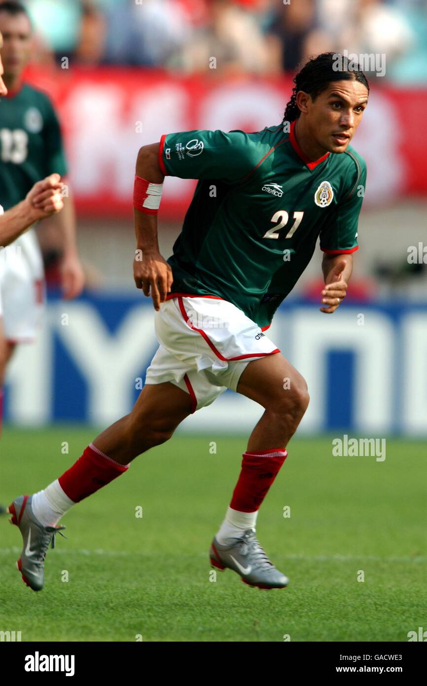 Soccer -FIFA World Cup 2002 - Second Round - Mexico v USA. Jesus ...