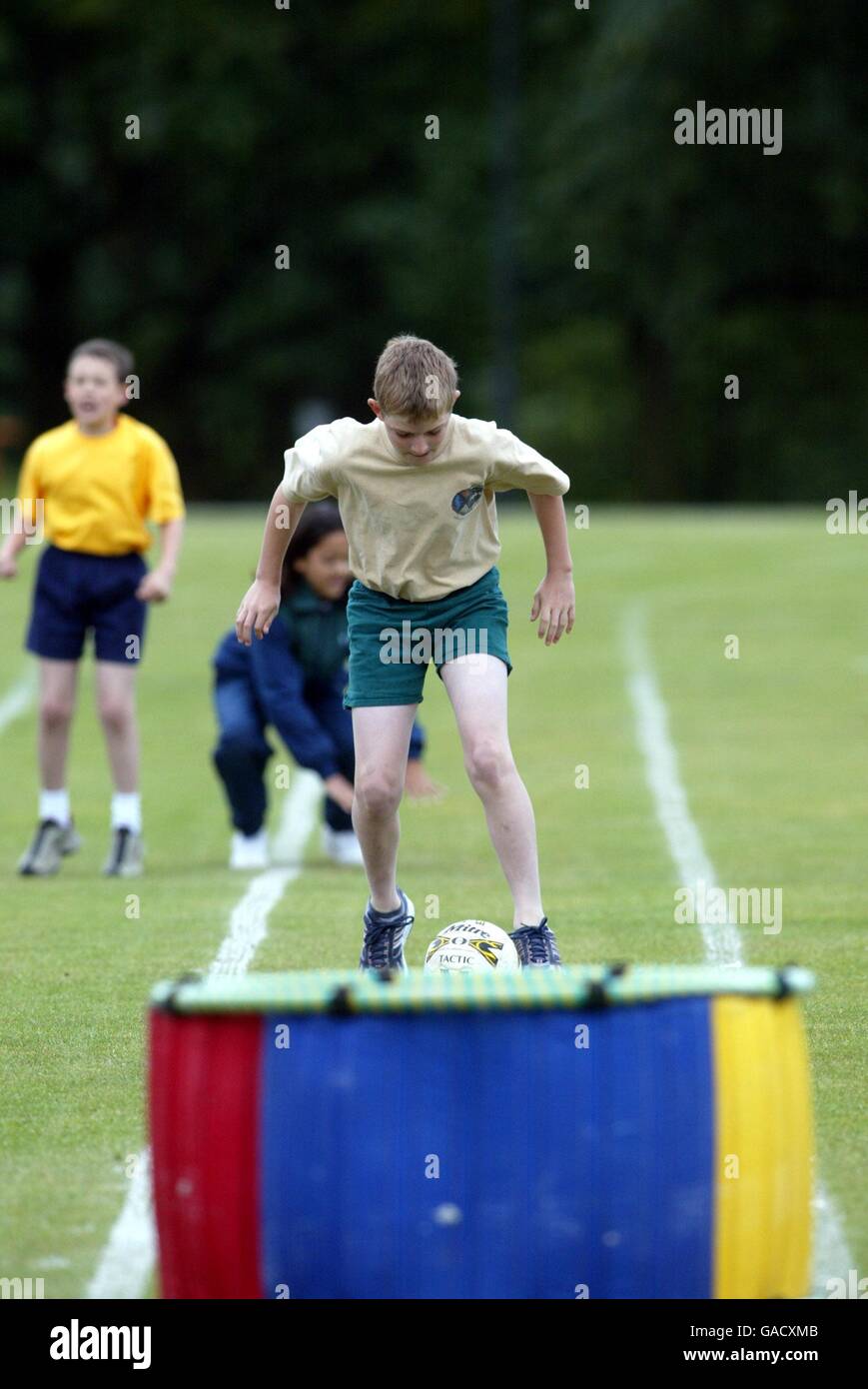 Obstacle course school sports hi-res stock photography and images - Alamy