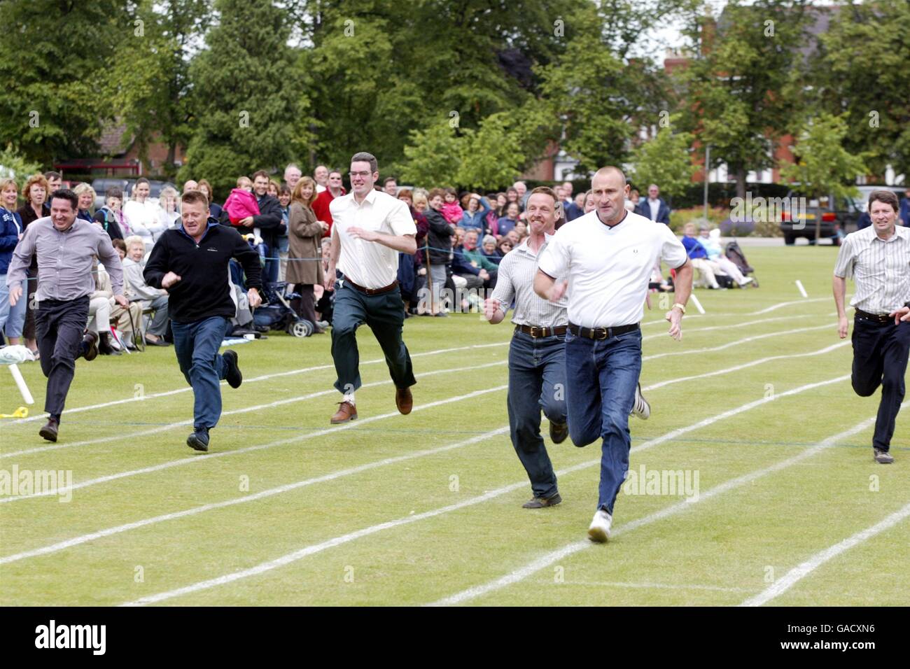 Athletics - The Elms School Sports Day. Fathers race Stock Photo - Alamy