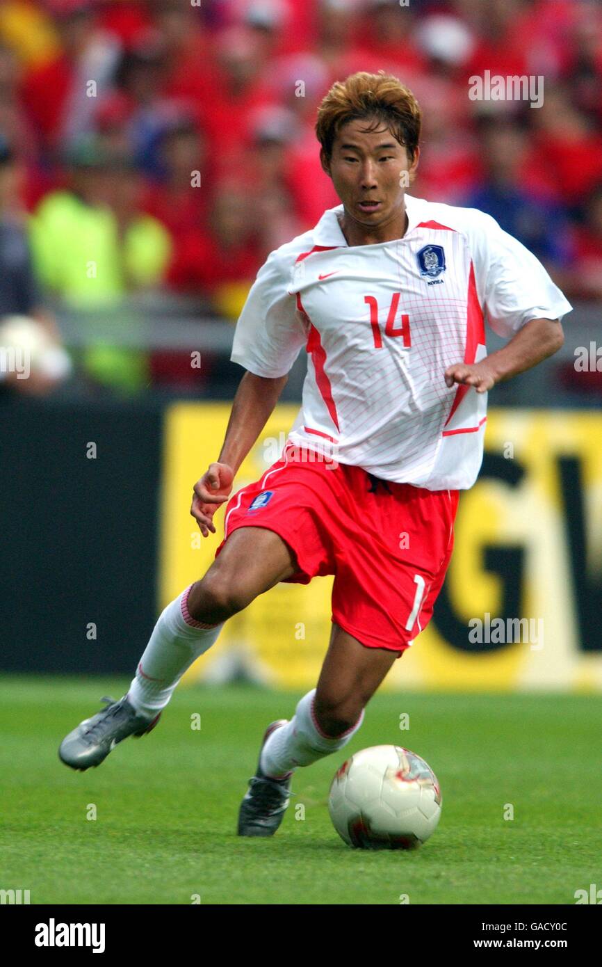 Soccer - FIFA World Cup 2002 - Quarter Final - Spain v Republic Of ...