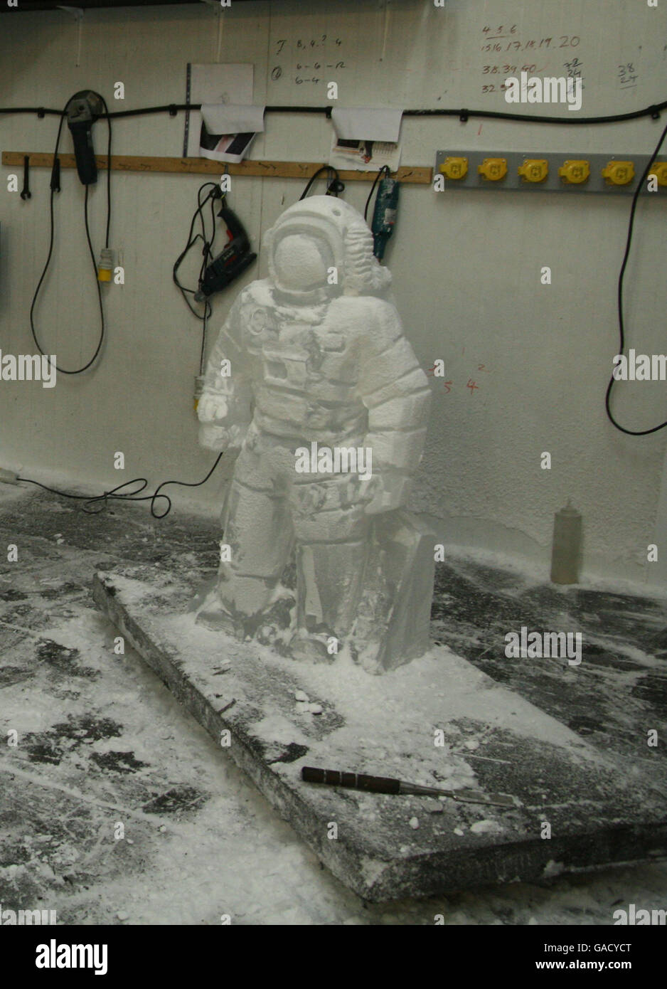 Sculptures finish hi-res stock photography and images - Alamy